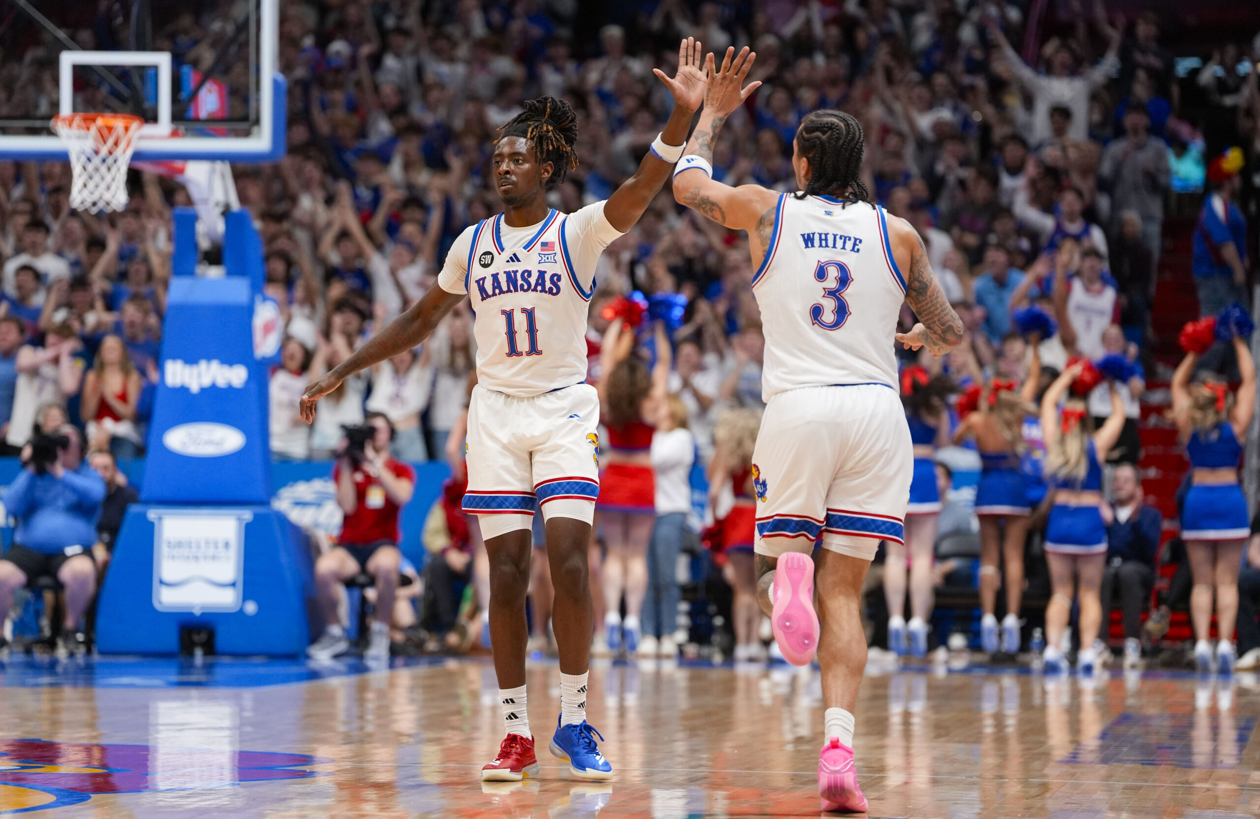 Jayhawks dominate previously unbeaten No. 2 Iowa State, 84-63 | News ...